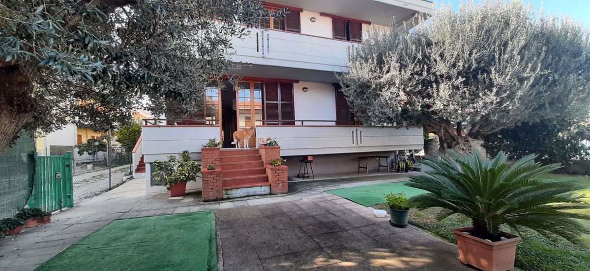 villa bifamiliare in vendita a tortoreto