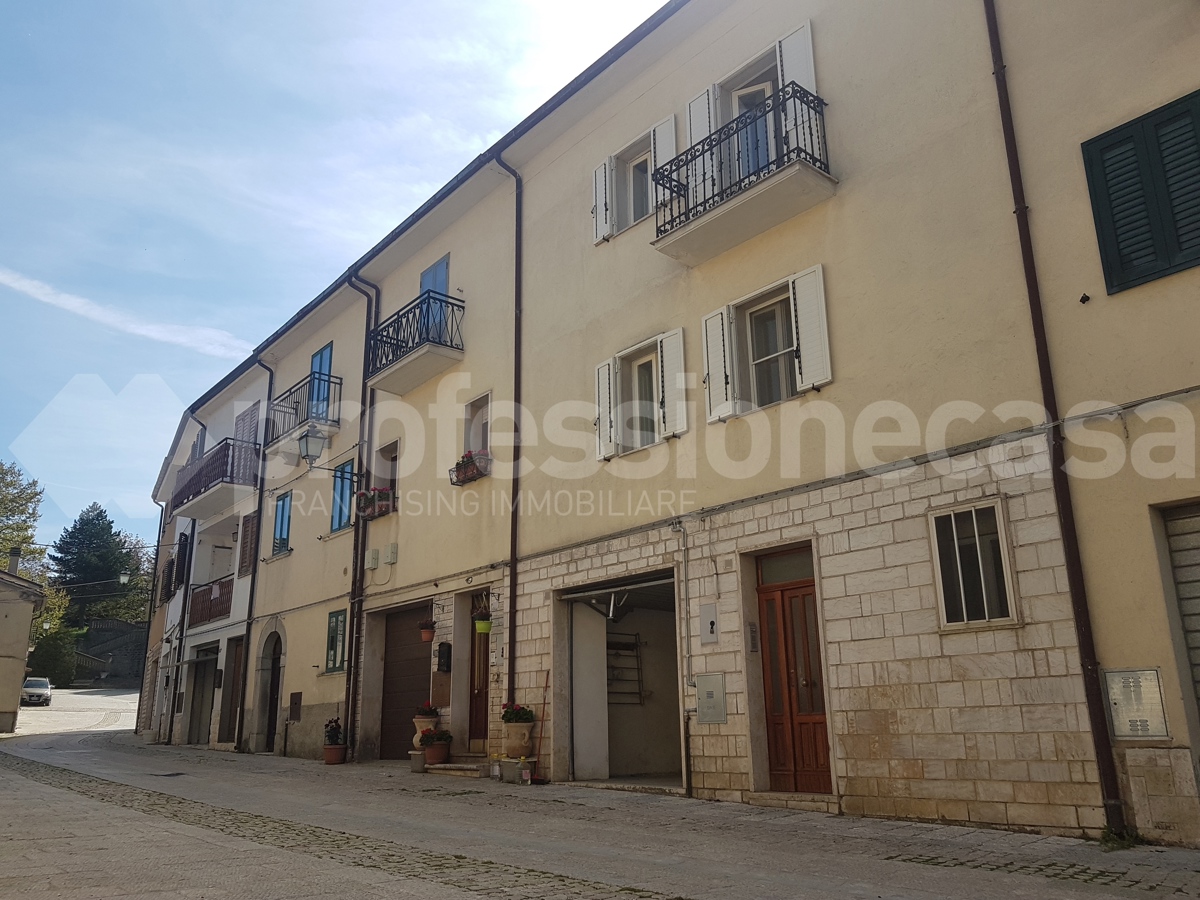 casa indipendente in vendita a sant'angelo del pesco