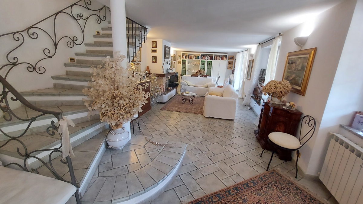 villa bifamiliare in vendita a savona