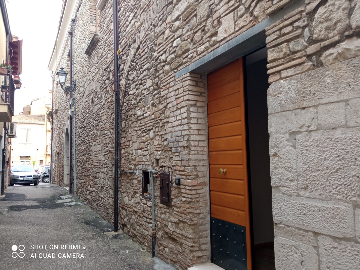 locale commerciale in vendita a benevento